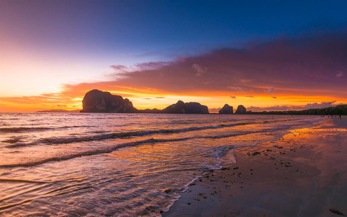 Lift your winter blues with this free 'Beach Glow' theme pack for ...