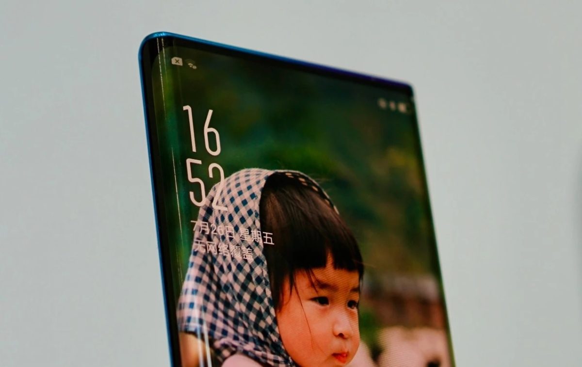 Samsung find a way to combine waterfall screens and physical buttons