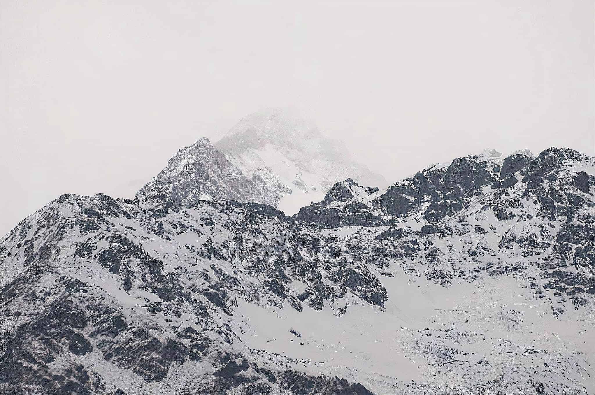 Download these unreleased Surface Laptop 1 wallpapers