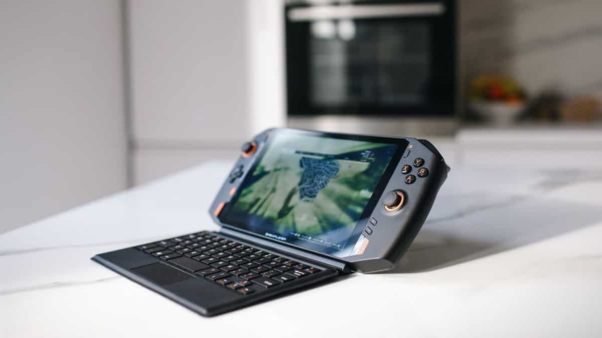 The new ONEXPLAYER handheld games console runs Windows 10