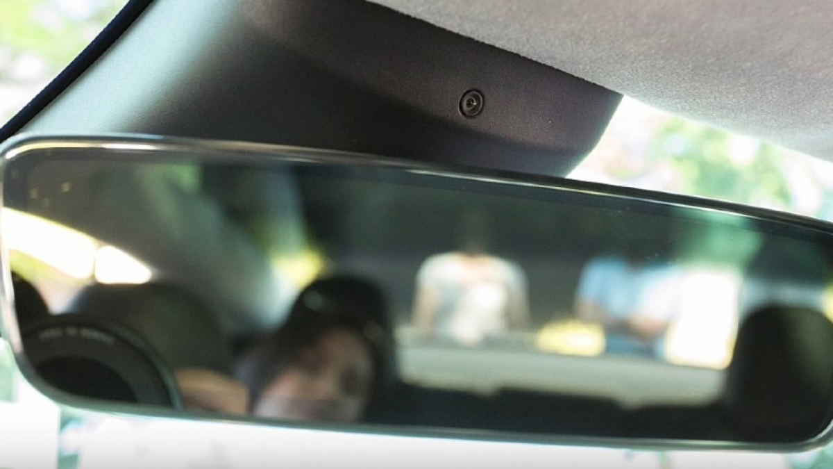 Tesla finally activates internal camera to detect driver inattention