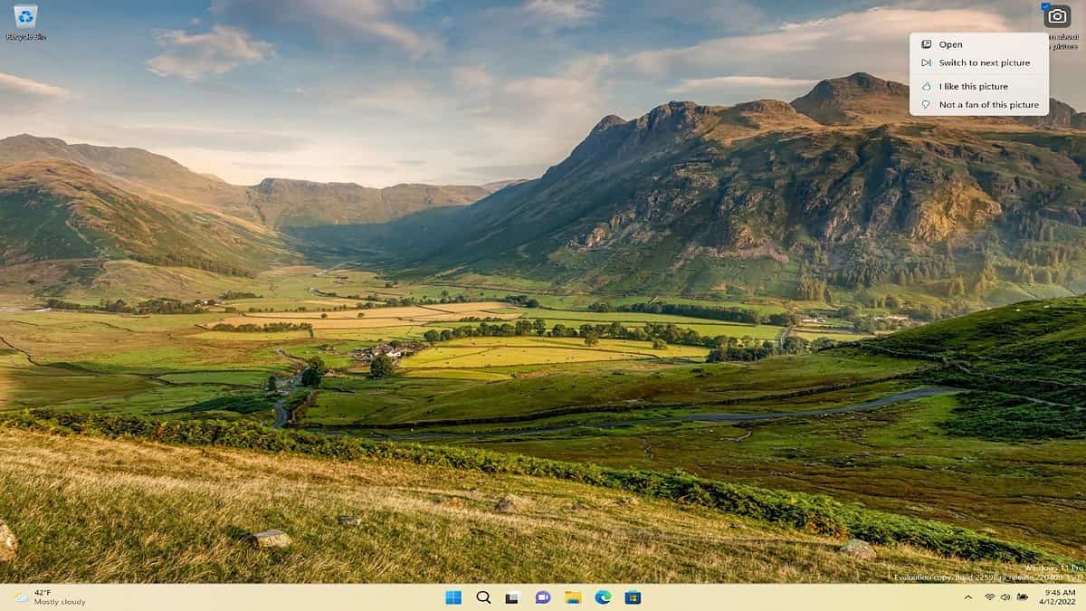 Windows Spotlight is now less intrusive on Windows 11's lock screen