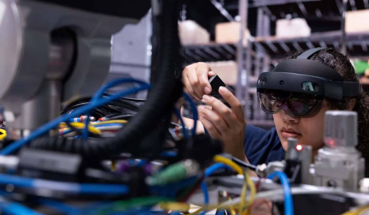 Microsoft releases Windows Holographic Version 24H1 with new features